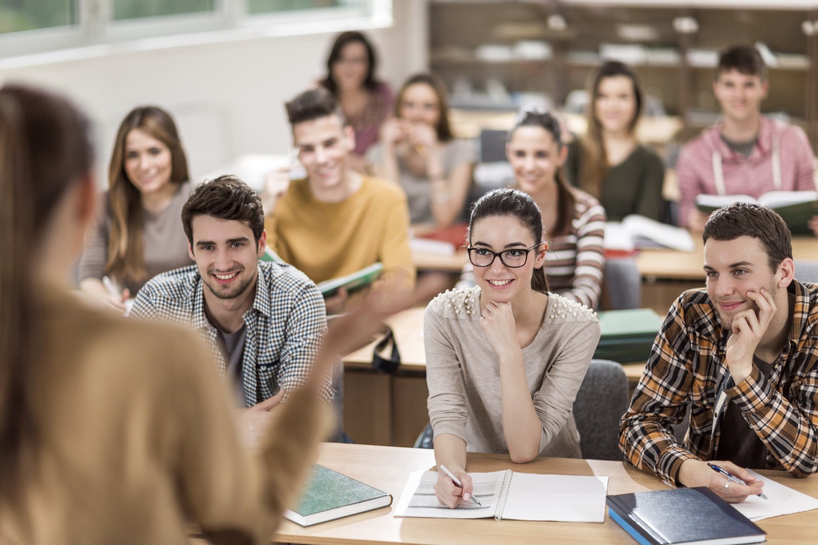 8 Thriving Tips for Students: How to Communicate to Professors Properly ...