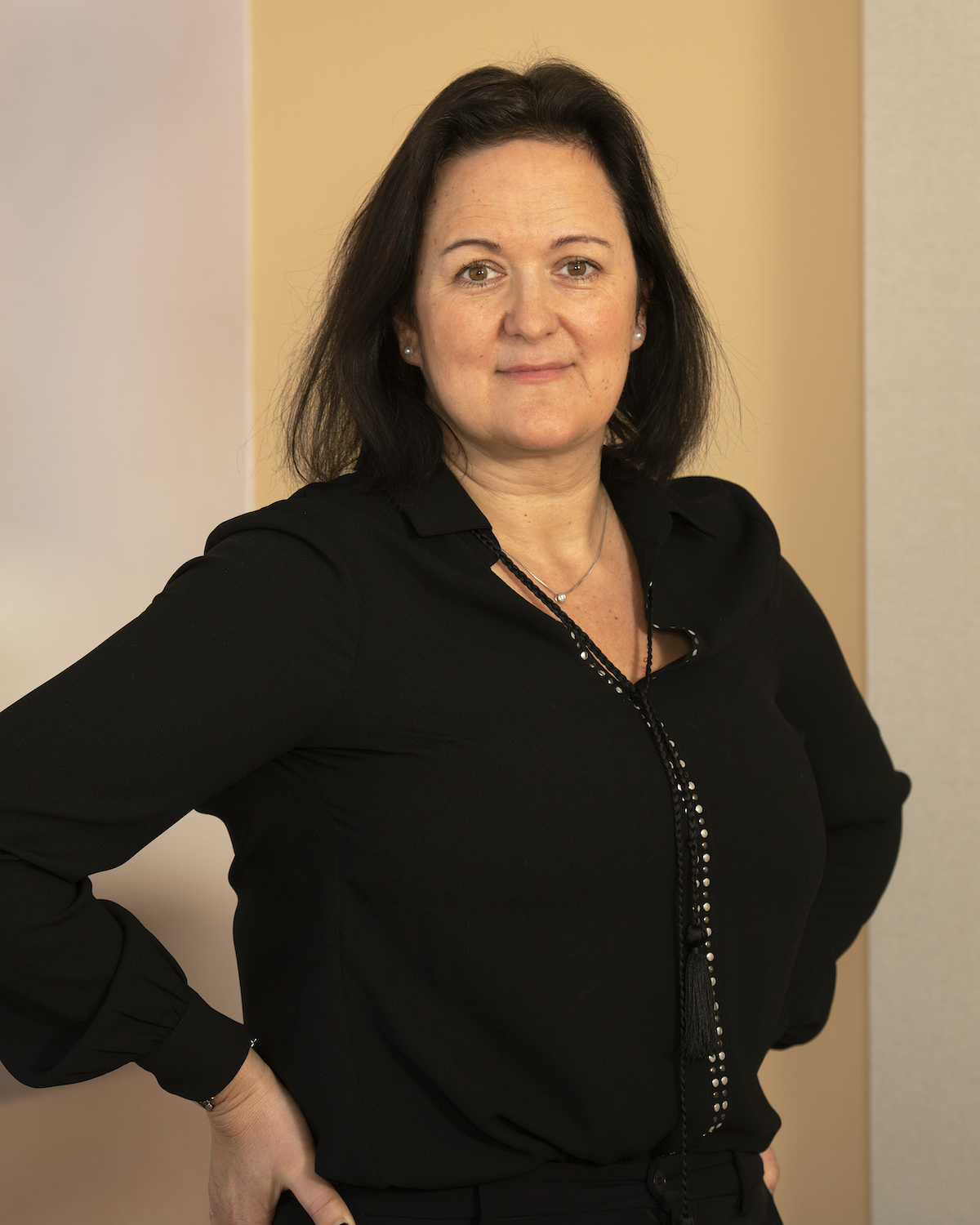 Why Mieke Van de Capelle Challenges Herself to Read More - Thrive Global