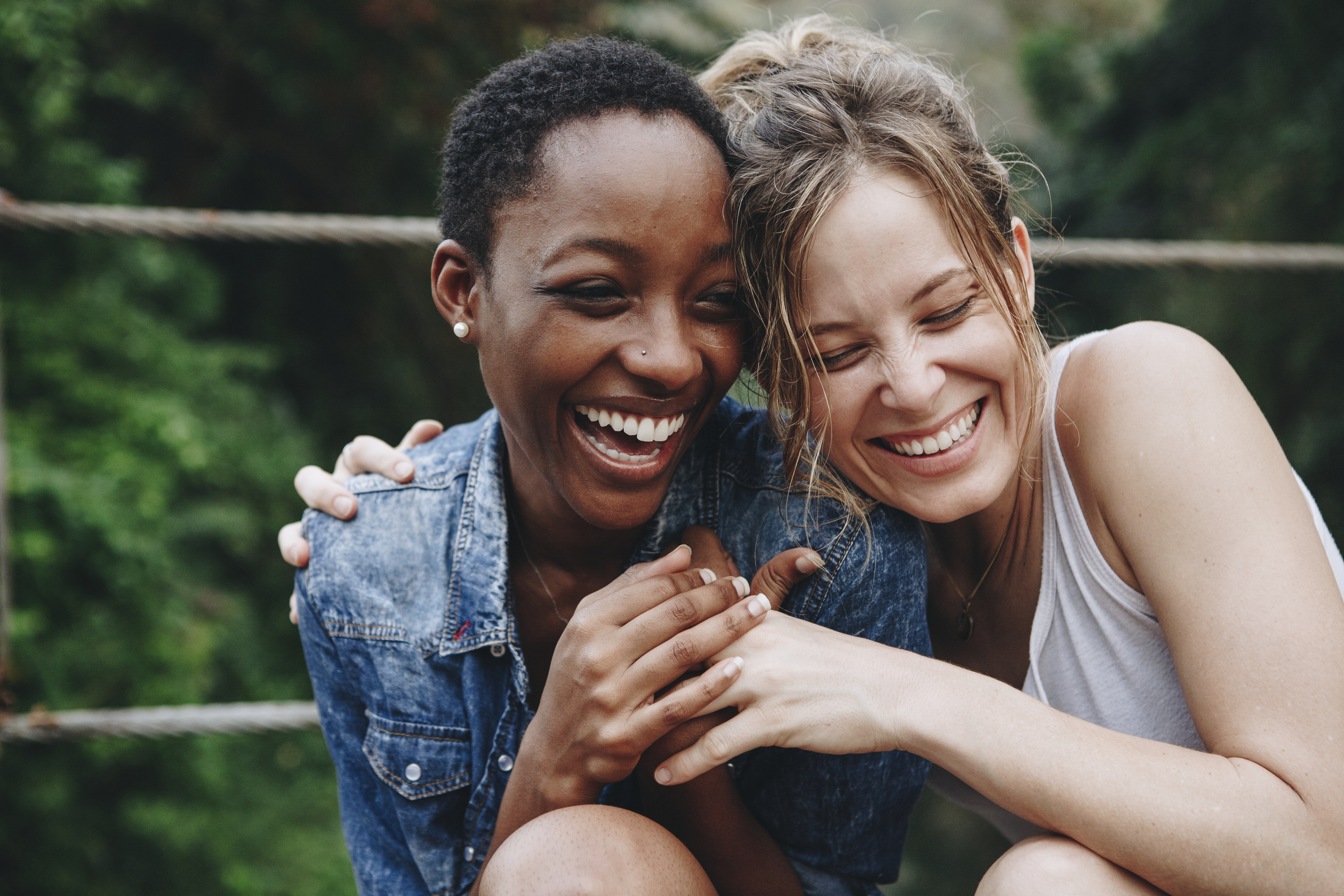 Surefire Ways to Make New Friends - Thrive Global