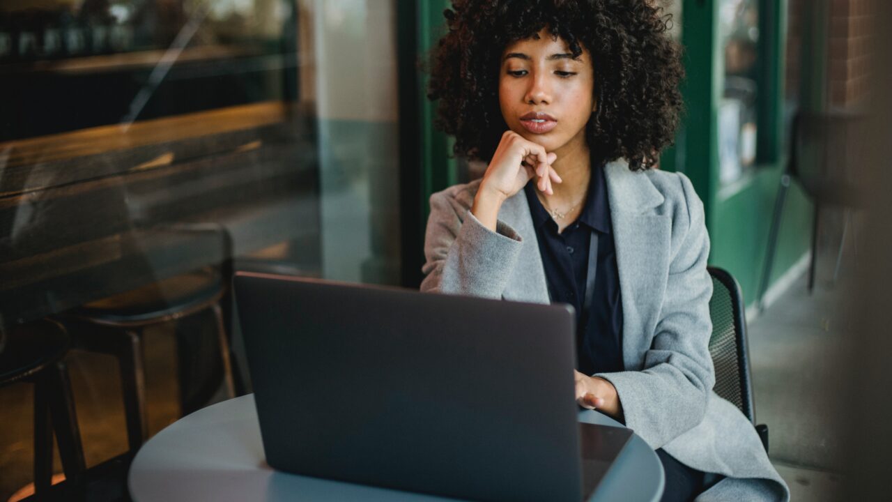 How To Be More Visible at Work (Even for Quiet Achievers) - Thrive Global