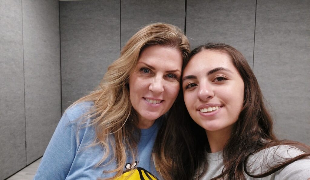 Mother-Daughter Duo Grow Strong Bond While Volunteering Together ...