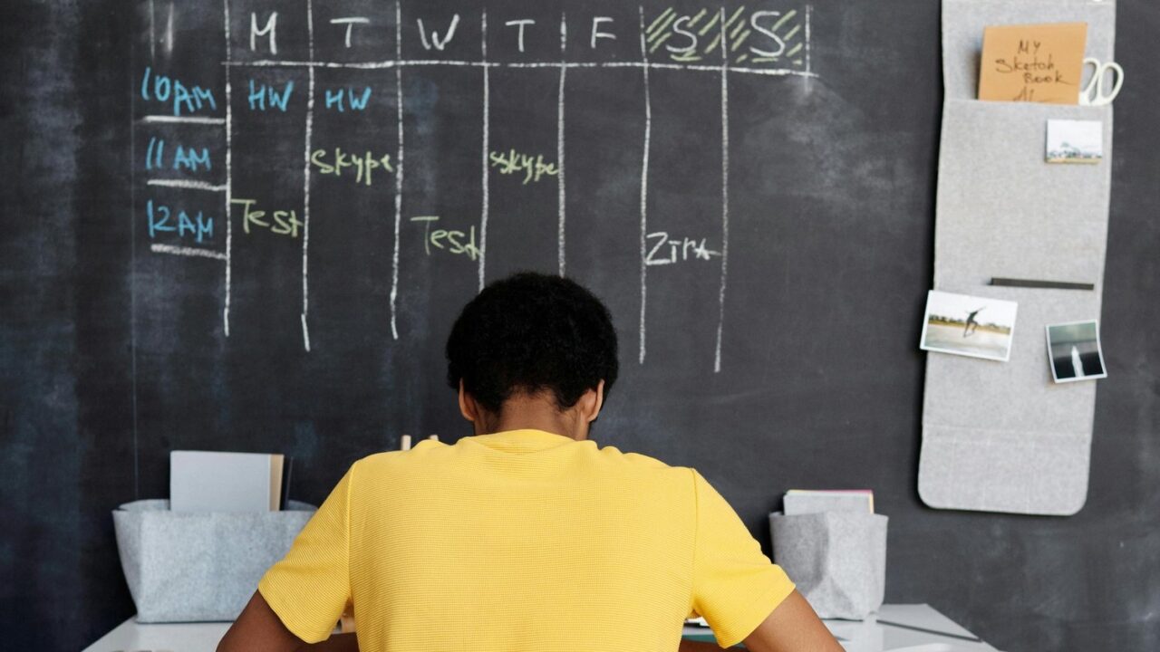 The schedule change that drastically improved my life - Thrive Global